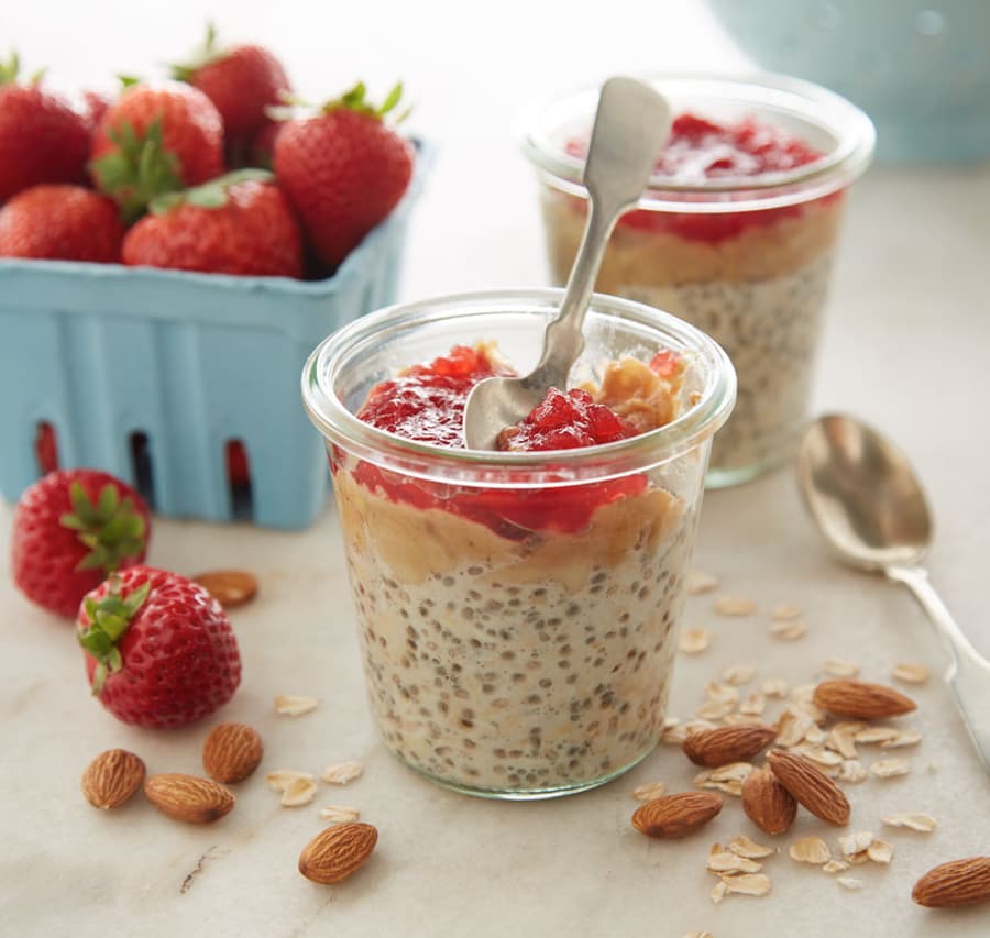 Almond Butter & Jam Overnight Oats | Blue Diamond