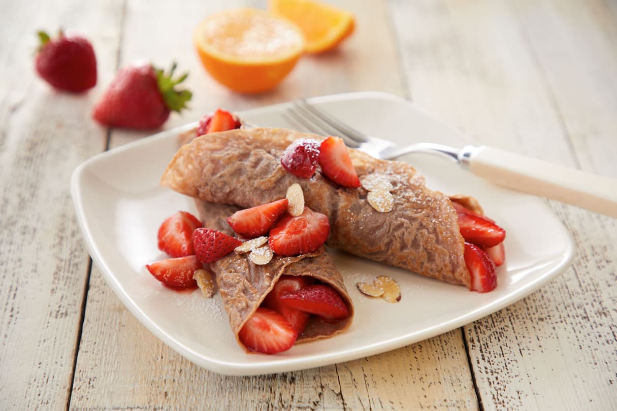 Chocolate-Almond Strawberry Crepes | Blue Diamond