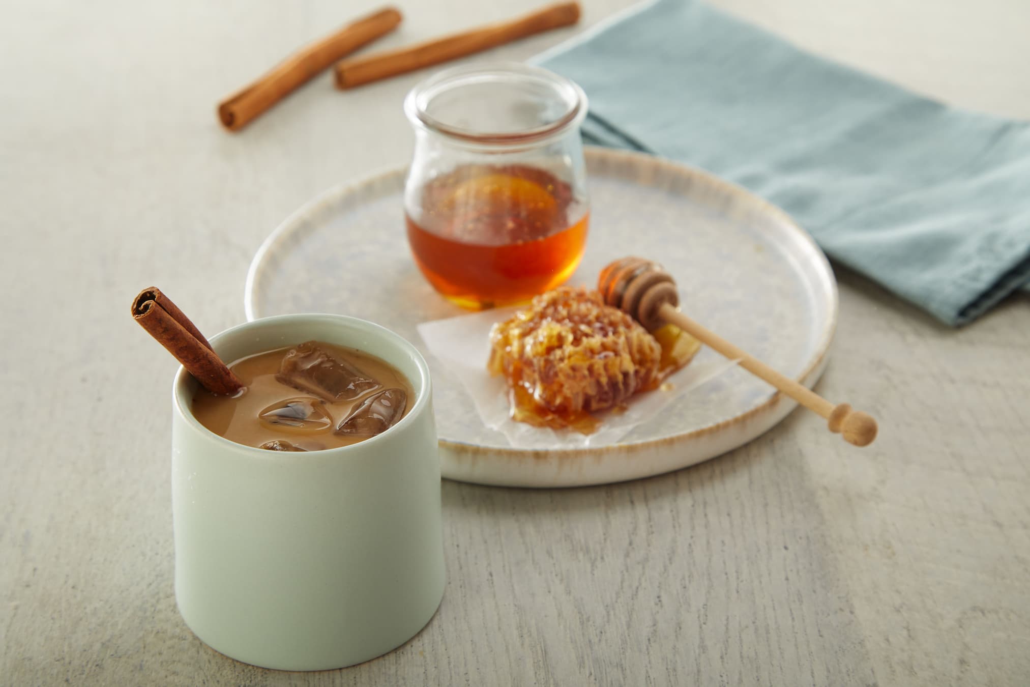 Iced Cinnamon Honey Latte Recipe | Blue Diamond