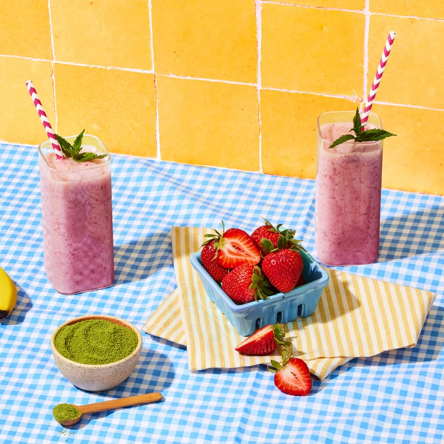 Strawberry Matcha Glow Smoothie Recipe | Blue Diamond