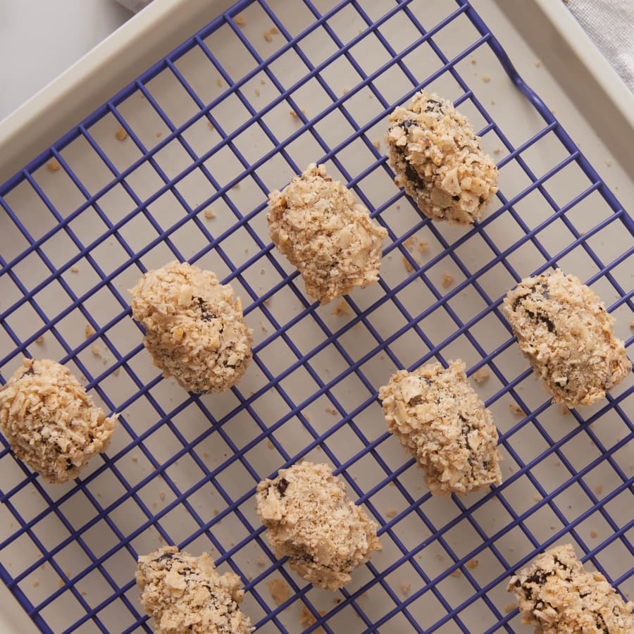 Crunchy Stuffed Dates | Blue Diamond